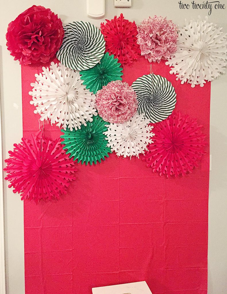 DIY Tissue Paper Pom Pom and Fan Backdrop DIY Tissue Paper Pom Pom and Fan Backdrop