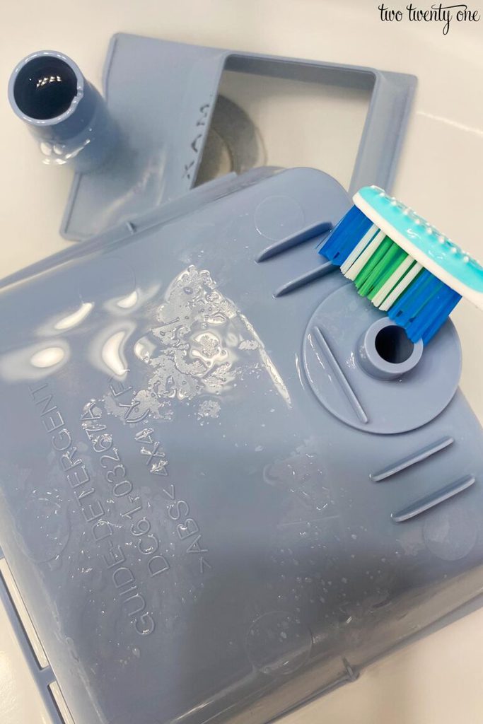 How to Clean a Washing Machine Detergent Drawer