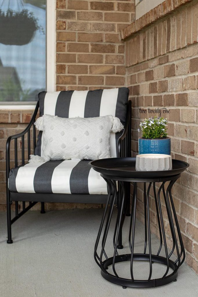 Black and White Patio Furniture